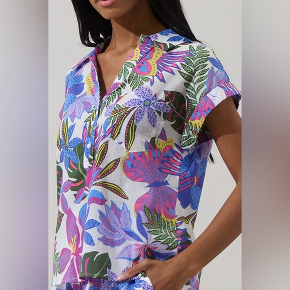 Sugarlips | Tops | Sugarlips Evren Tropics Cory Collared Button Up Top ...